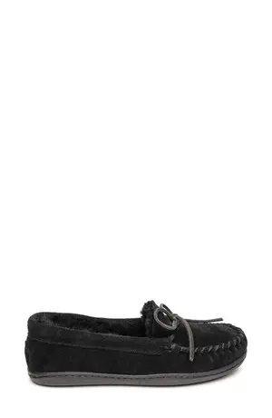 Minnetonka Genuine Shearling Lined Driving Shoe - Black