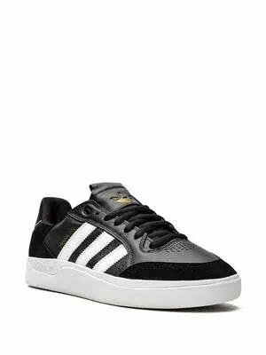 Adidas Tyshawn Low Sneakers - Black