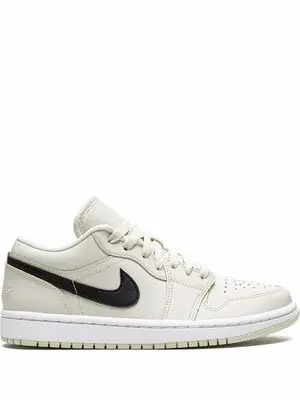 JORDAN Air 1 Low Sneakers - White