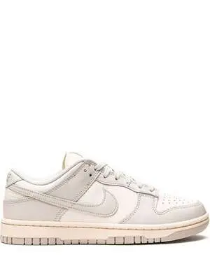 Nike Dunk Low Light Bone Sneakers
