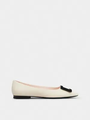ROGER VIVIER Gommettine Ballerinas In Leather With Resin Buckle - Off White