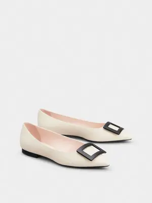 ROGER VIVIER Gommettine Ballerinas In Leather With Resin Buckle - Off White