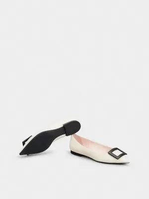 ROGER VIVIER Gommettine Ballerinas In Leather With Resin Buckle - Off White