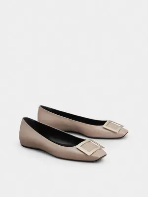 ROGER VIVIER Trompette Ballerinas In Leather With Metal Buckle - Beige