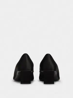 ROGER VIVIER Belle Vivier Pumps In Satin With Crystal Buckle