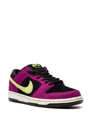 Nike Sb Dunk Low Terra Sneakers - Pink