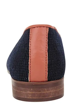 BYPAIGE By Paige Needlepoint Sailboat Flat - White/navy