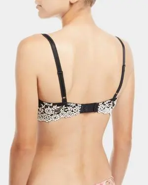 Wacoal Embrace Lace Contour Bra - Black