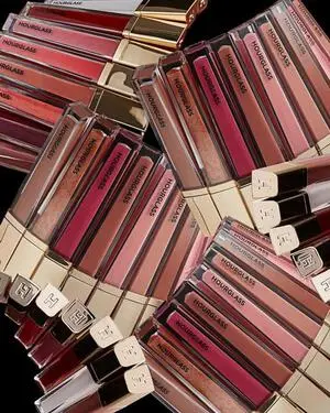 HOURGLASS Unreal High Shine Volumizing Lip Gloss - Strike