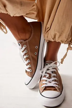 CONVERSE Chuck Taylor All Star Low-Top Sneakers Brown
