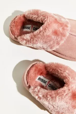 Minnetonka Suede Slippers - Blush