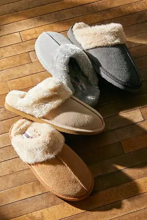 Minnetonka Chesney Suede Slippers
