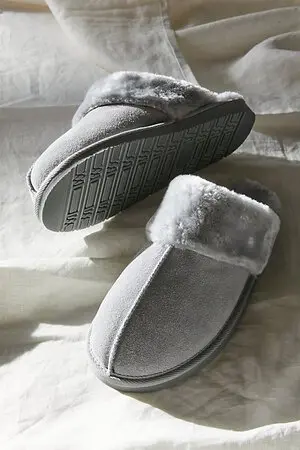 Minnetonka Suede Slippers Ice Grey