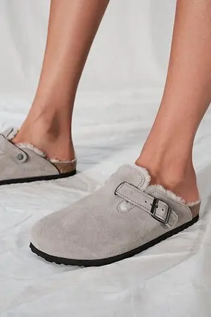 BIRKENSTOCK Boston Shearling Clogs - Light Grey