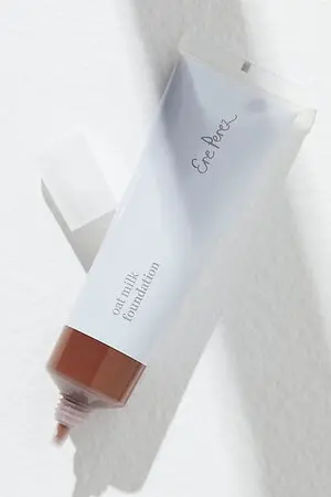 ERE PEREZ Ere Perez Oat Milk Foundation Silver