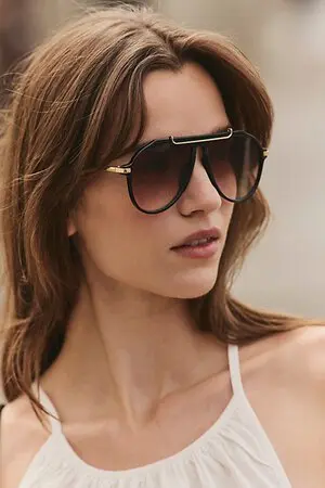 Free People Ventura Oversized Aviator Sunglasses - Black/berry