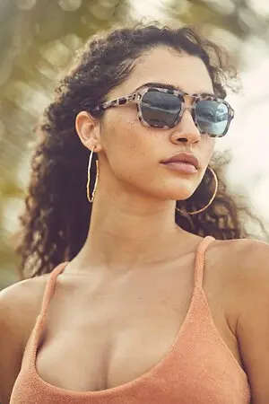 Free People Royal Polarized Aviator Sunglasses Snow / Marine