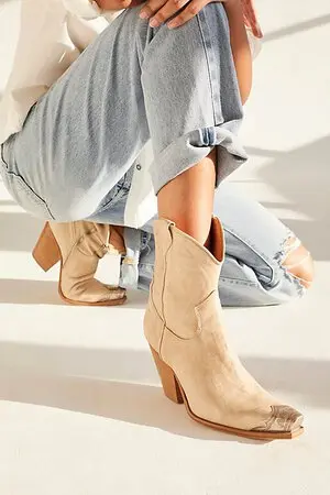 Free People Western Style Leather Boots With Etched Metal Toe Os