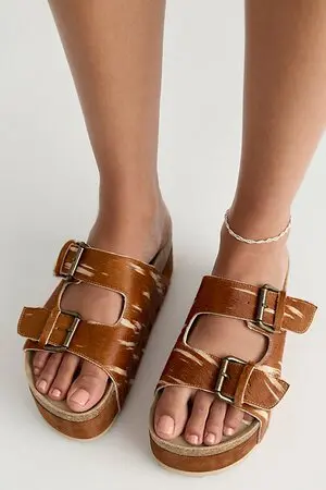 Intentionally Blank Rule Breaker Flatform Sandals - Fawn