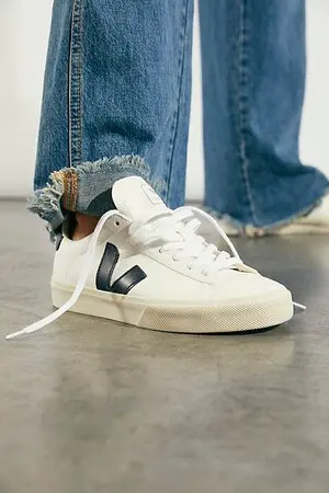 VEJA Campo Low Top Sneakers - Extra White/black