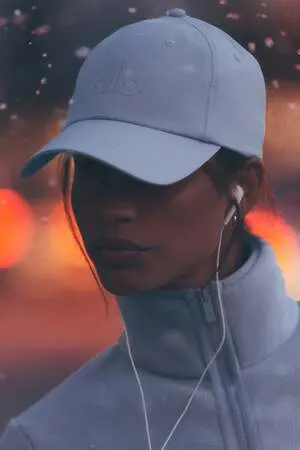 Alo Yoga Performance Off-Duty Cap Winter Frost
