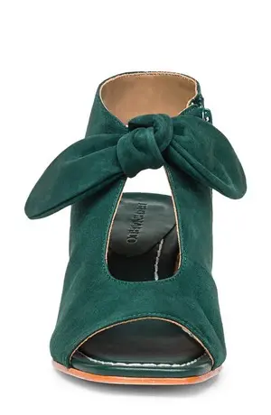 Bernardo Lizzie Sandal - Royal Pine Suede