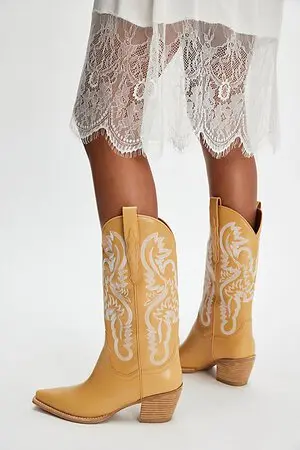 Jeffrey Campbell Jeffrey Campbell Dagget Western Boots Light Yellow
