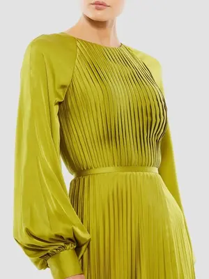 Mac Duggal Ieena Pleated A-line Chiffon Gown - Apple Green