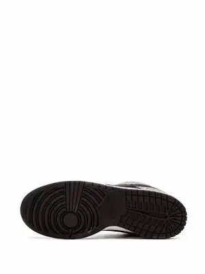 Nike X Supreme Sb Dunk Low Pro Sneakers - Black