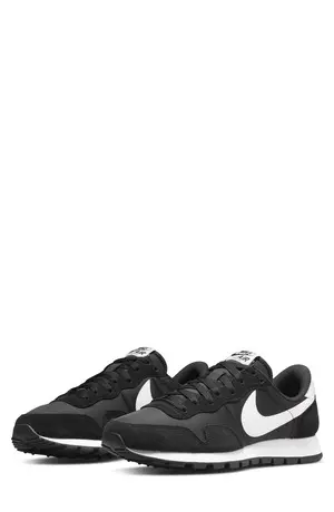 Nike Air Pegasus 83 Low-top Sneaker Black/ White