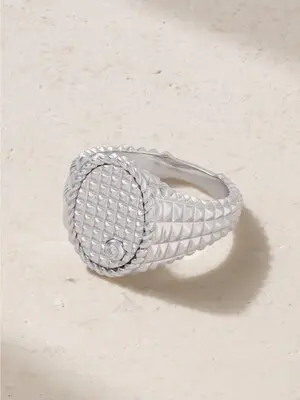 Yvonne Léon 9-karat Diamond Signet Ring - Gold