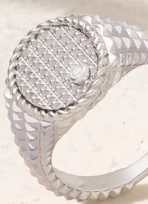 Yvonne Léon 9-karat Diamond Signet Ring