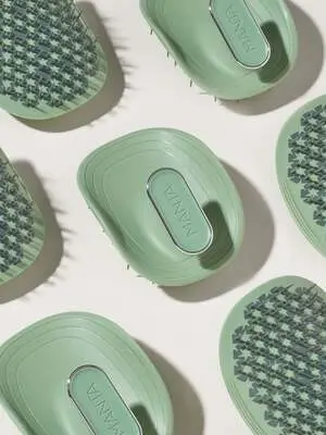 MANTA Hairbrush
