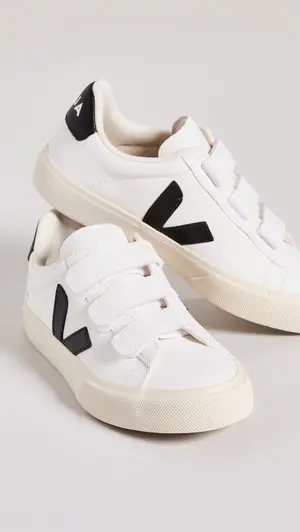 VEJA Recife Logo Sneakers - Extra White/black