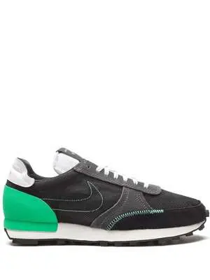 Nike Daybreak Low-top Sneakers