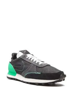 Nike Daybreak Low-top Sneakers