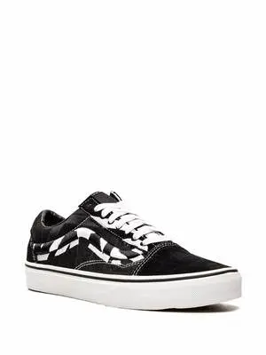 VANS Old Skool Embroidered Logo Sneakers - Black
