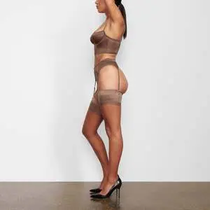 SKIMS Glissenette Garter Belt