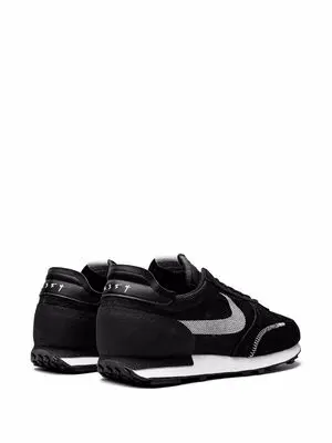 Nike Daybreak-type Lace-up Round Toe Sneakers With Suede Details