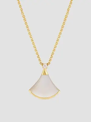 BVLGARI Divas' Dream 18k Mother-of-pearl, & Diamond Pendant Necklace - Yellow Gold