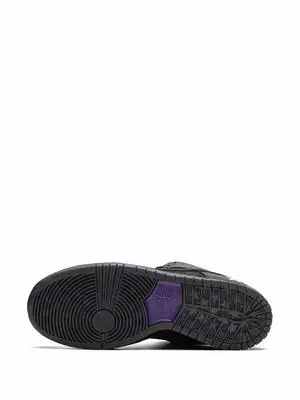 Nike X Familia Sb Dunk Low First Avenue Sneakers - Black