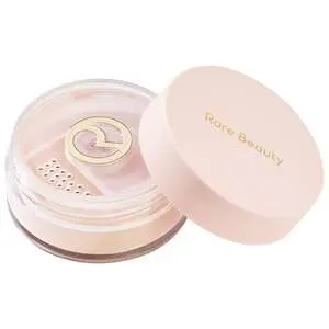 RARE BEAUTY Rare Beauty By Selena Gomez Poudre Fixatrice Soft Radiance Always An Optimist Clair
