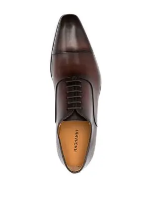 Magnanni Distressed Oxford Shoes