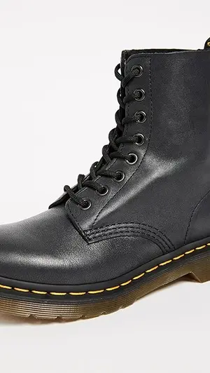 Dr. Martens 1460 Pascal Virginia Eye Boots