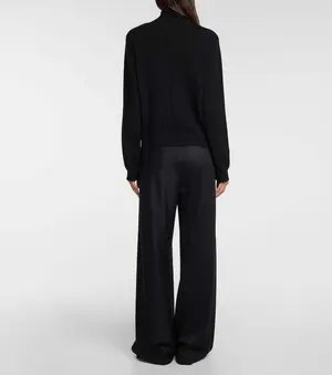 THE ROW Kensington Cashmere Turtleneck Sweater