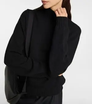 THE ROW Kensington Cashmere Turtleneck Sweater