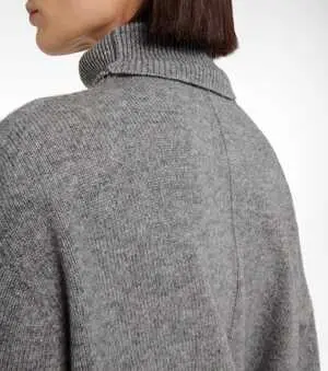 THE ROW Stepny Turtleneck Sweater - Grey