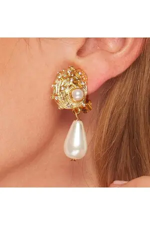 KENNETH JAY LANE Seashell Pearl Drop Pierced Earrings Gold