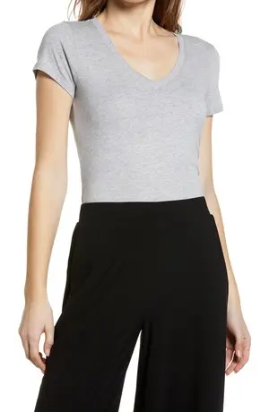 Nordstrom Women's Nordstrom Everyday V-Neck T-Shirt Grey Heather