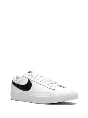 Nike Blazer Low Leather Sneakers - White